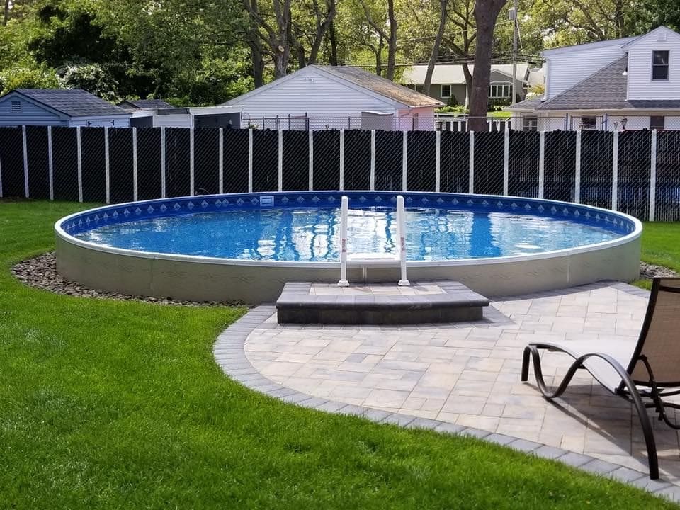 5 Reasons a Semi-Inground Pool is Right for You | Fiesta